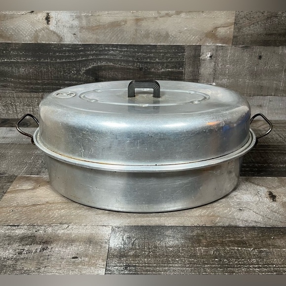 Wear-Ever | Kitchen | Wearever 2635 Aluminum Oval Roaster Pan Roasting ...